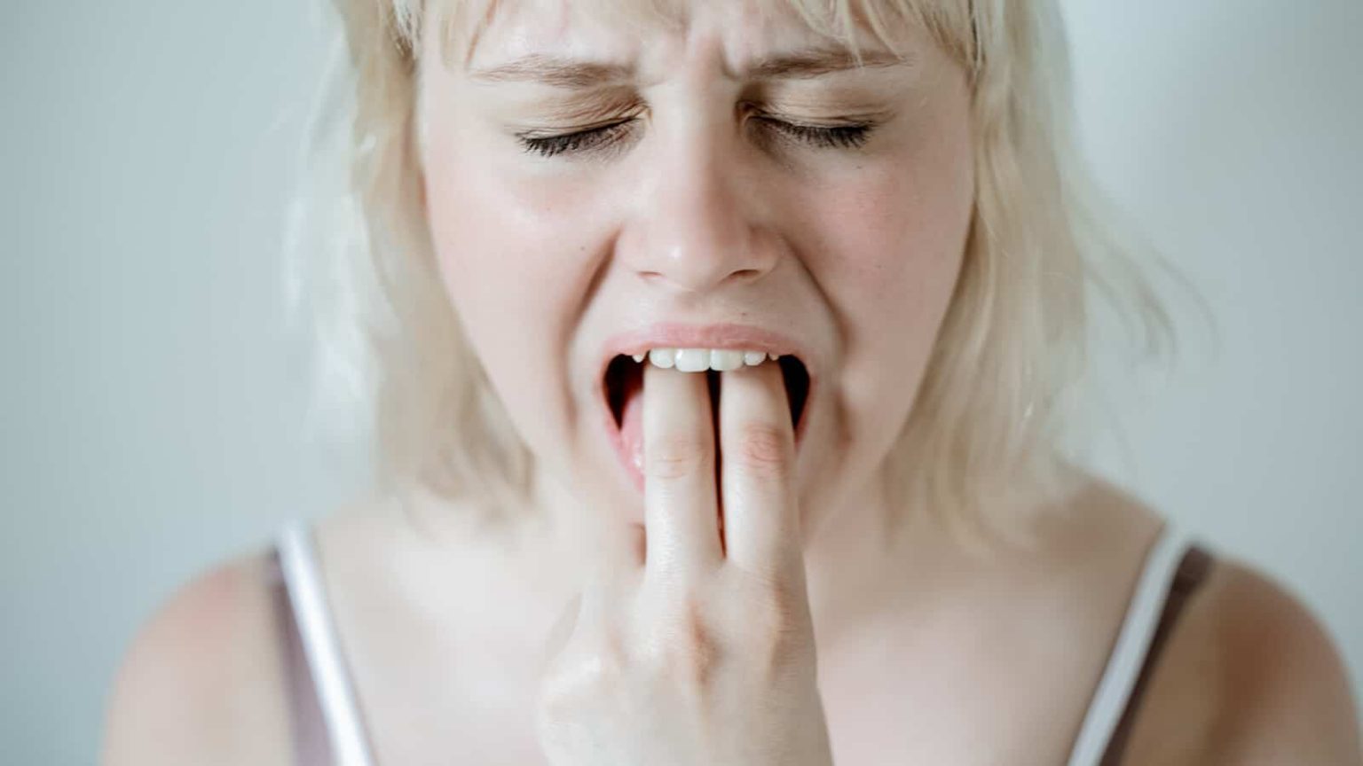 Bulimia Test: Treatment, Signs, and Symptoms of Bulimia