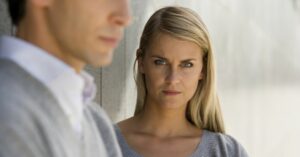Manipulative Personality Disorder: Signs, Stages & Treatment