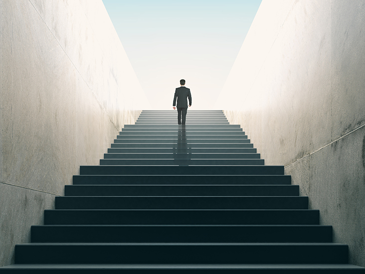 Delusion of Grandeur: Signs, Causes, Impacts, Treatment